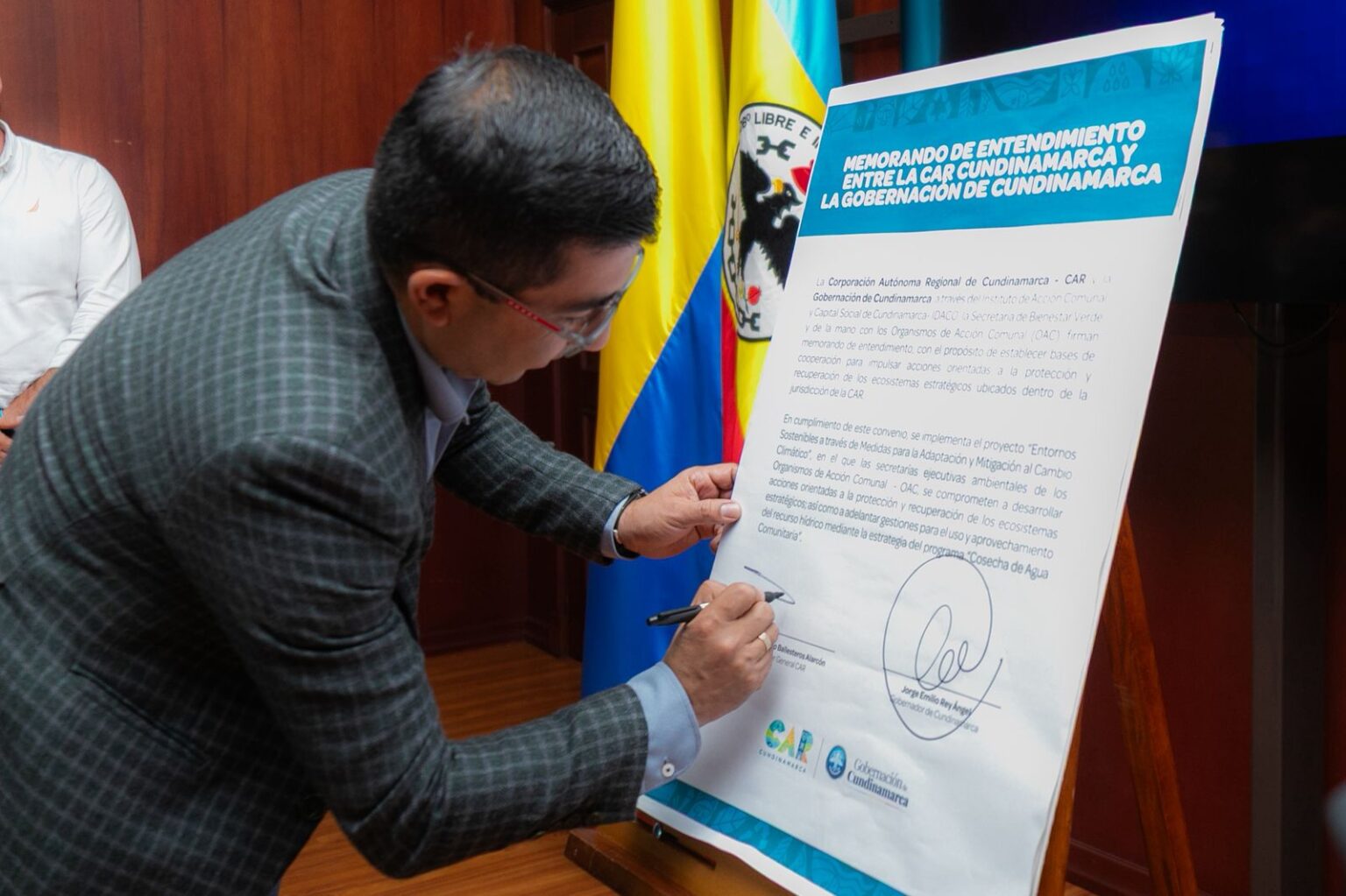 CAR y Gobernación de Cundinamarca sellan alianza histórica para ...